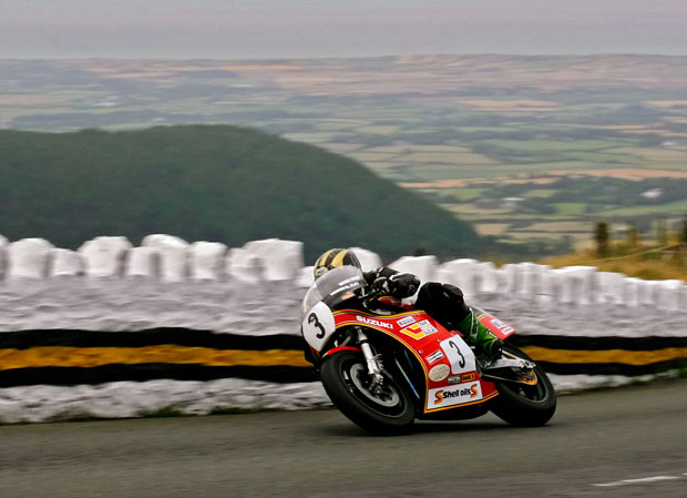 Michael Dunlop records 120mph lap on Classic TT machine - iomtt.com ...