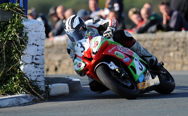 TT Riders Solo & Sidecar Champions return to The Southern 100 - iomtt ...