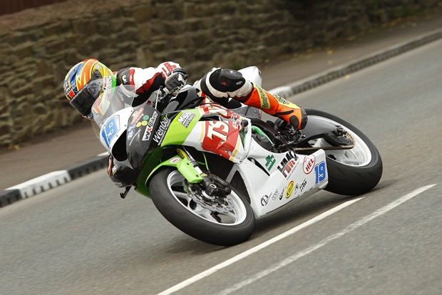 Mixed fortunes for Cooper in Superstock and Supersport - iomtt.com: The ...