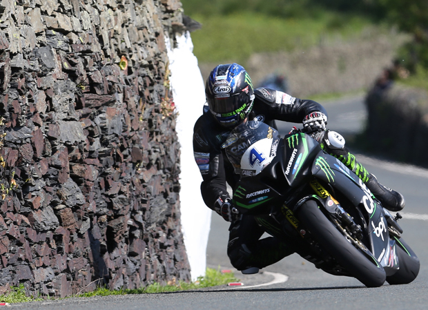 Ian Hutchinson wins Supersport TT in record time - iomtt.com: The World ...