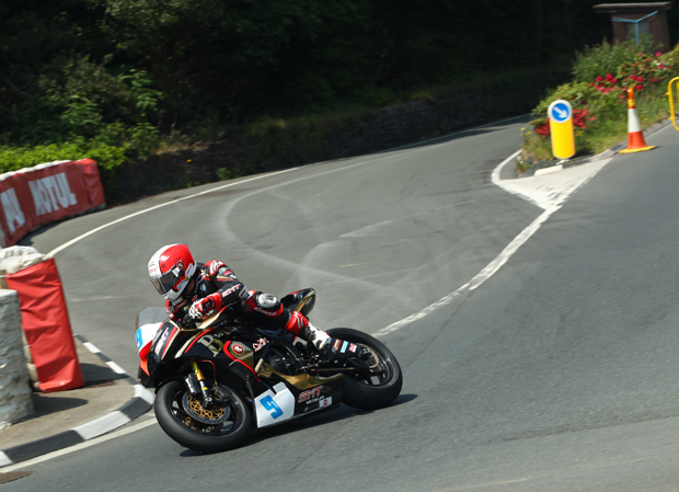 Mixed day for Michael Rutter at the TT - iomtt.com: The World's #1 TT ...