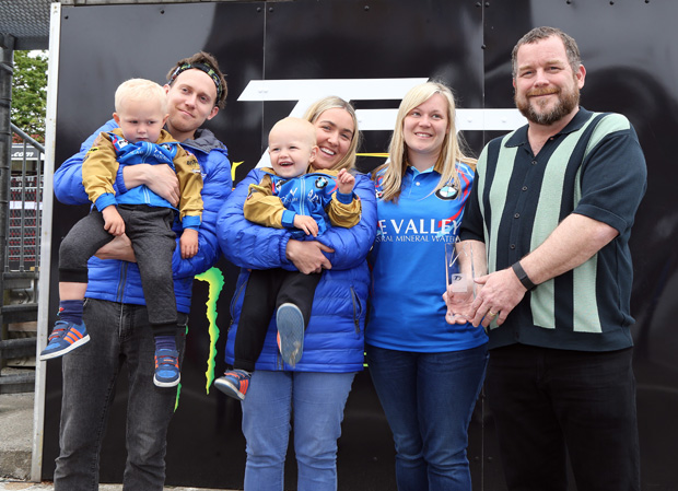 Paul Shoesmith and family awarded "Spirit of the TT" - iomtt.com: The ...
