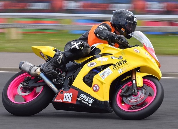 Forest Dunn revving up for TT 2016 - iomtt.com: The World's #1 TT Website