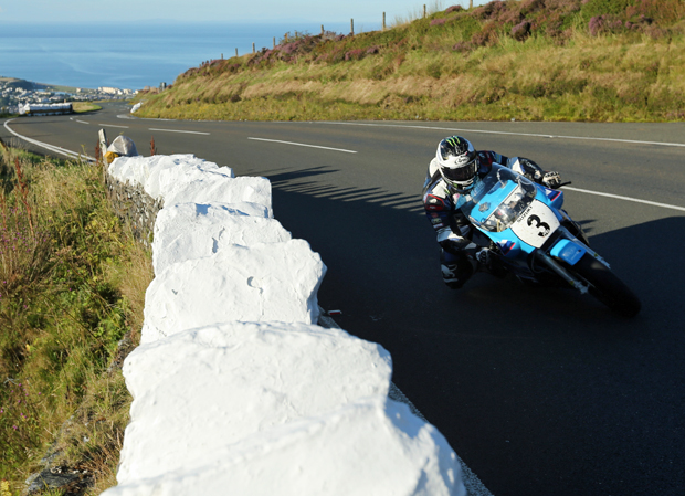 Michael Dunlop seeks 4th win in Superbike Classic TT Race Preview ...